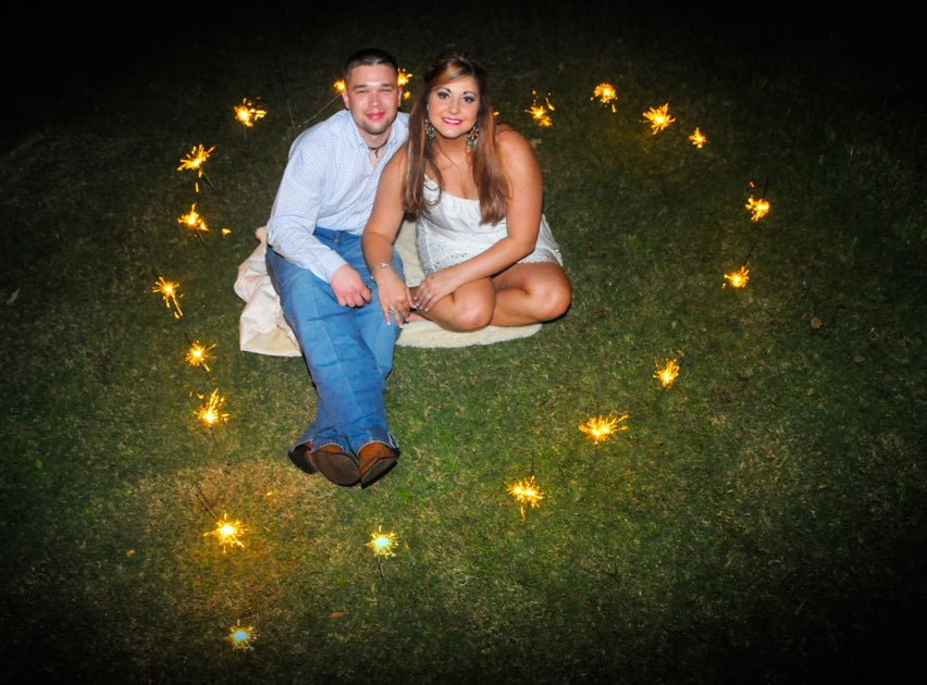 Miranda & Tyler Are Engaged! – I Love Sparklers